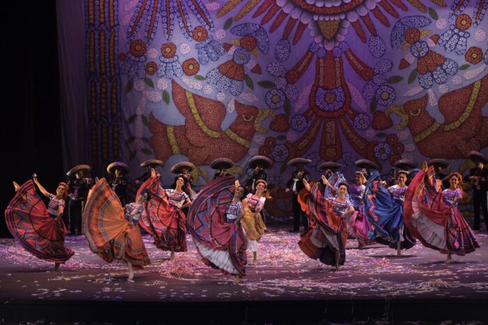 Celebrarán en Bellas Artes legado del Ballet Folklórico de Amalia ...